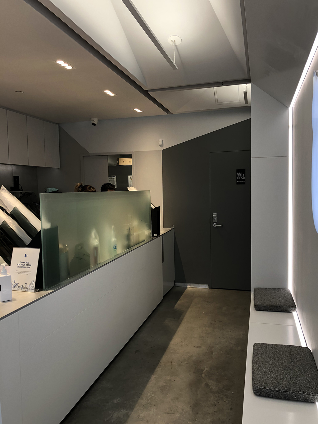 How Indirect Linear Lighting Cast a New Boston Tea Shop Under Its Best ...